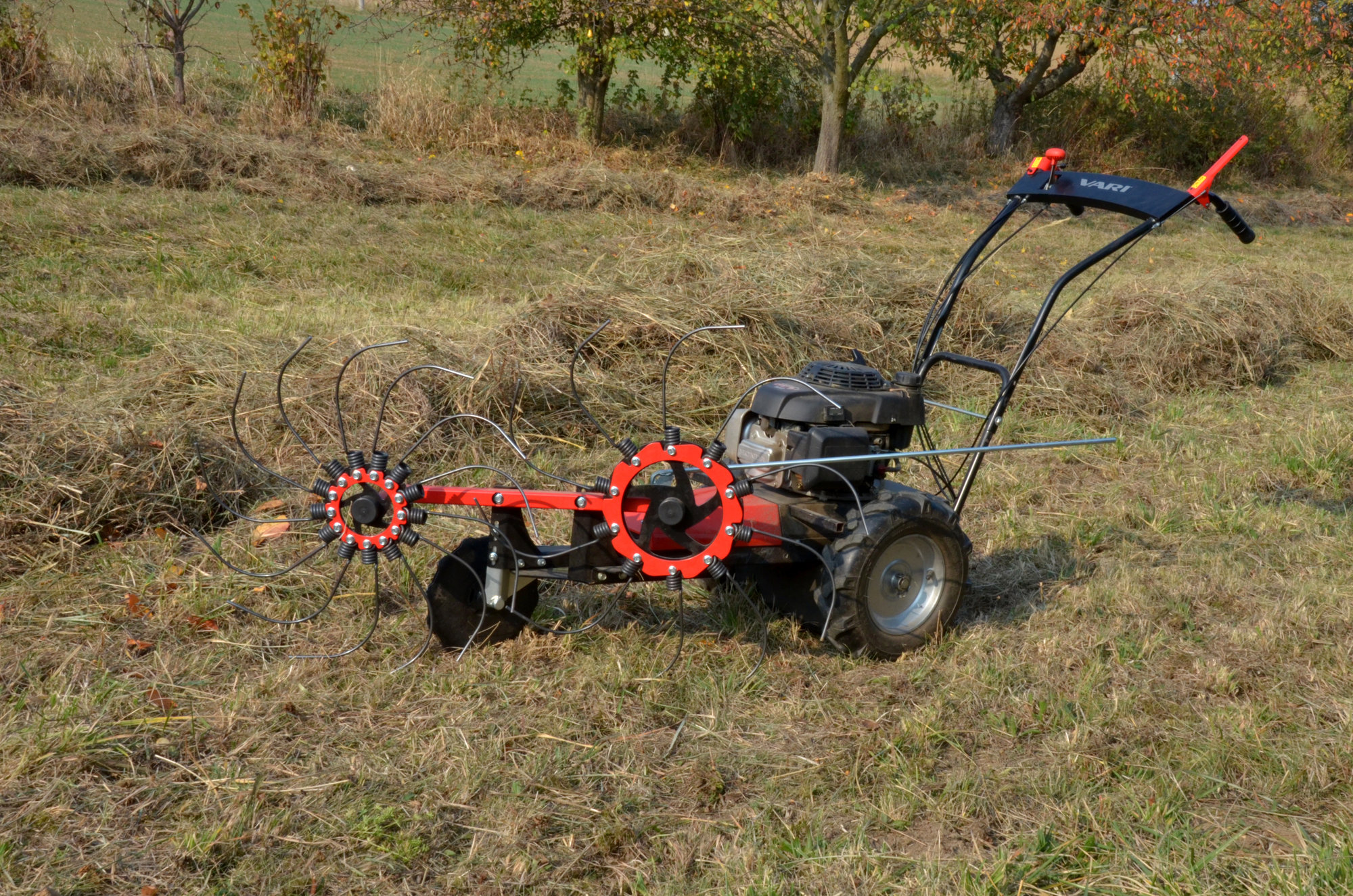 SH-600 finger-wheel hay rake