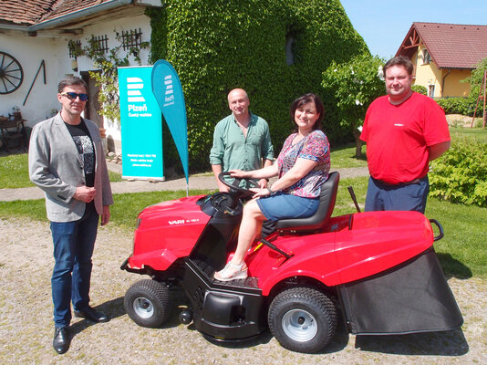 Výherní traktor VARI RL 102 H